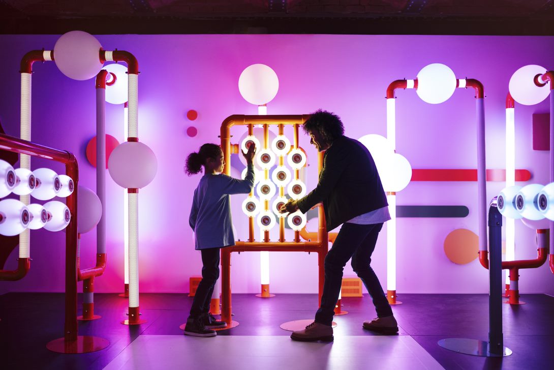 Explore exhibitions - Teo, All about touring exhibitions